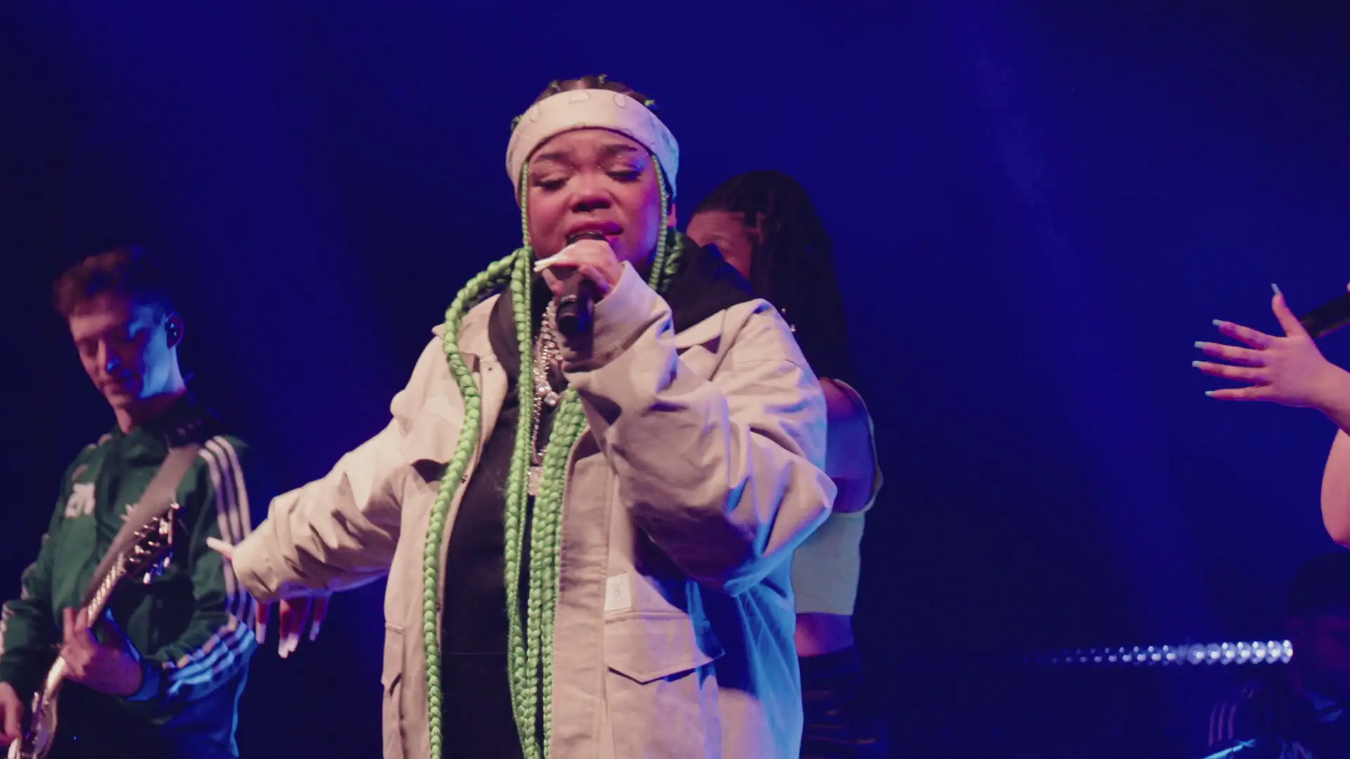 Lonely (Live)(音楽・アイドル / 2022) - 動画配信 | U-NEXT 31日間無料トライアル